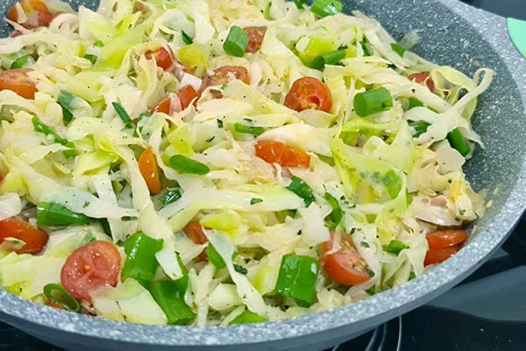 » Repolho Refogado: Acompanhamento Saboroso e Fácil de Preparar